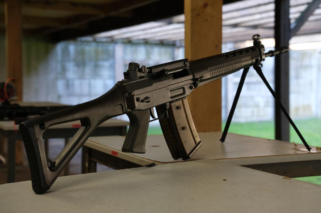 Test du fusil d’assaut SIG SG-550 / PE 90
