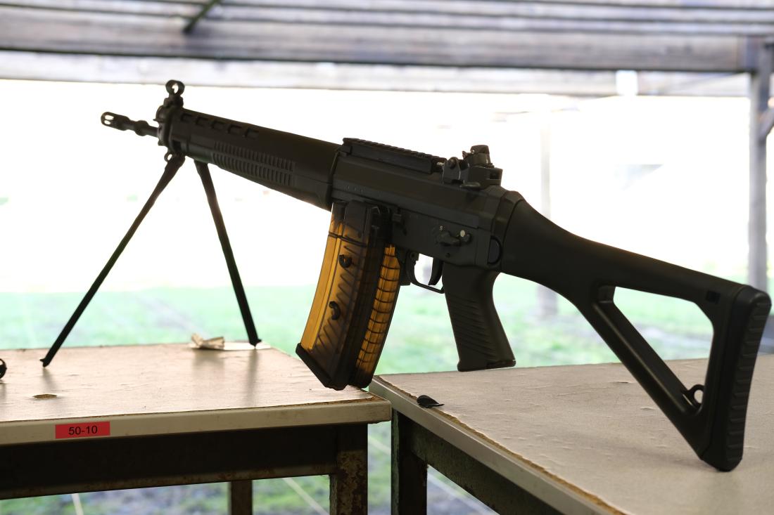 Test du fusil d’assaut SIG SG-550 / PE 90