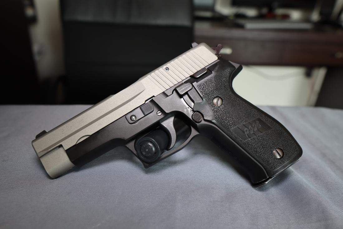 Test du pistolet P226 de Sig Sauer