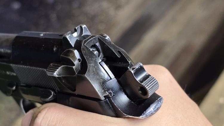 Test du pistolet PAMAS G1