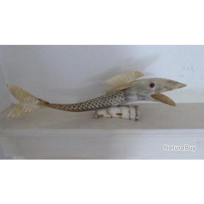 GRAND POISSON SCULPTE EN CORNE DE VACHE BEL ASPECT - Mues, cornes ...