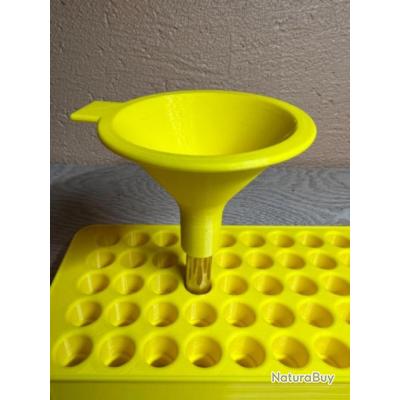 Entonnoir jaune spécialement conçu pour le rechargement des calibres 6. ...