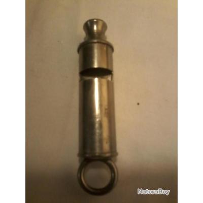 Sifflet de scout _ la hutte_ année 20 - Sifflets et criquets militaria ...