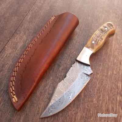Joli Couteau de Chasse DAMAS Manche en Corne Bélière avec Étui en cuir ...