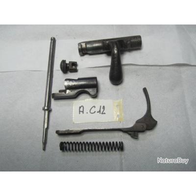 LOT DE PIECES DE VIEUX FUSILS - AC12 - Pièces détachées classées en ...