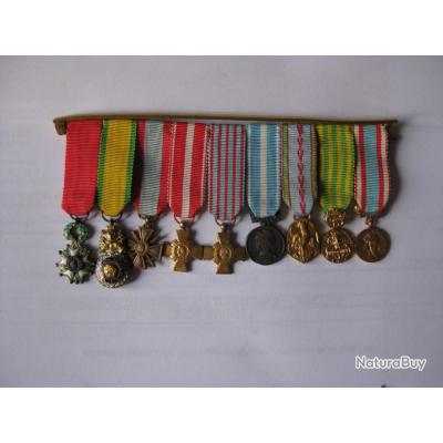 Ensemble de 9 médailles militaire d'un ancien combattant. - Médailles ...