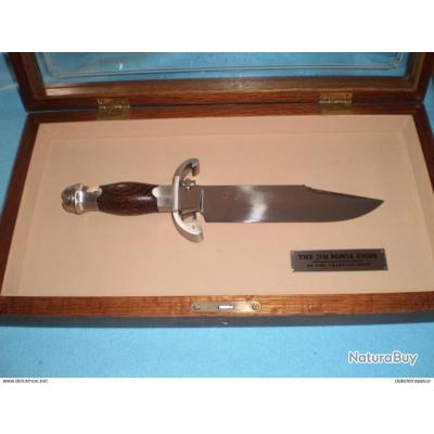 Bowie Commémoratif et sa vitrine en chêne ! - Objets divers (10838152)