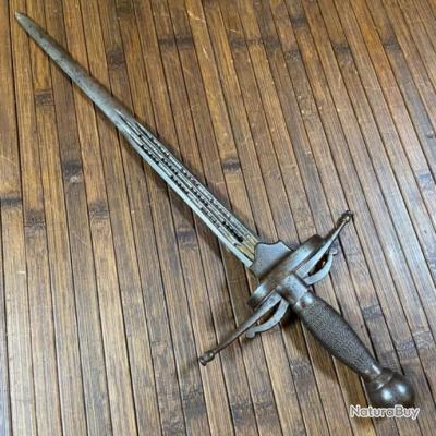 DAGUE MAIN GAUCHE XVll éme - Armes blanches du monde et ethnique (11455808)