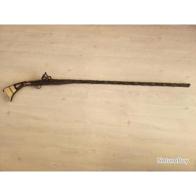 GRAND FUSIL ANCIEN A SILEX MOUKALA A RESTAURER - Fusils à silex (12478527)
