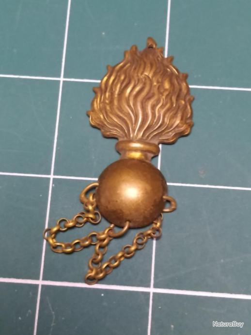 PRIX DE TIR, GRENADE AVEC CHAINETTE 3 EME REPUBLIQUE - Insignes ...