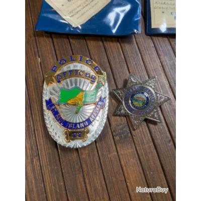 LOT D'INSIGNES POLICE U.S 2 PIECES - Broches - Pin's (11742708)