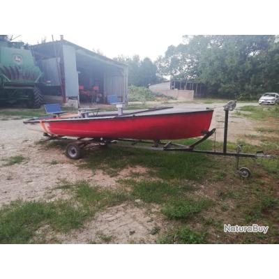 Barque de pêche - Rotomoulés - Polyéthylène - Polyester - Thermoformés ...