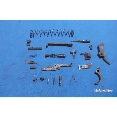 GRAND LOT PIÈCES D'ORIGINE PISTOLET MAB G CALIBRE 22 LR - Pièces et ...