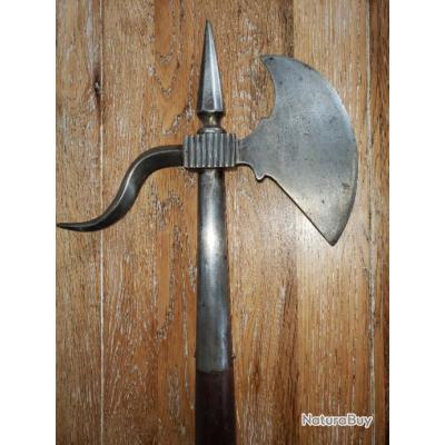 Belle hache ancienne, acier monobloc - Armes blanches du monde et ...