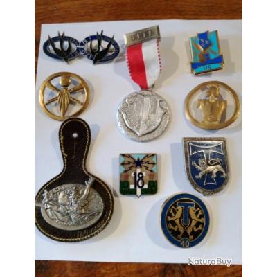Insignes et médailles militaire - Médailles - Décorations (12436645)