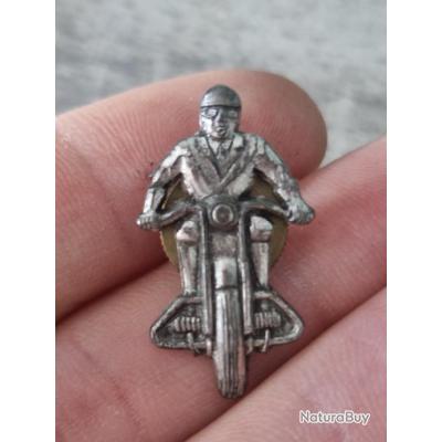 Insigne de calot motocycliste police nationale - Insignes - Pucelles ...