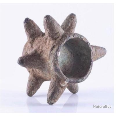 TETE DE MASSE ROMAINE EN BRONZE (llle - ler siècle AV - JC). Roman mace ...