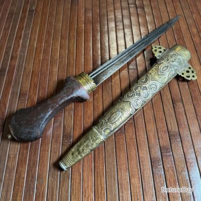 ANCIEN POIGNARD ORIENTAL GENOUI - Armes blanches du monde et ethnique ...