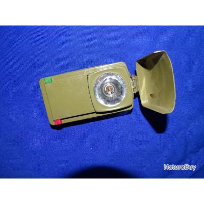 Lampe de poche militaire 3 feux - Lasers, pointeurs et lampes tactiques ...