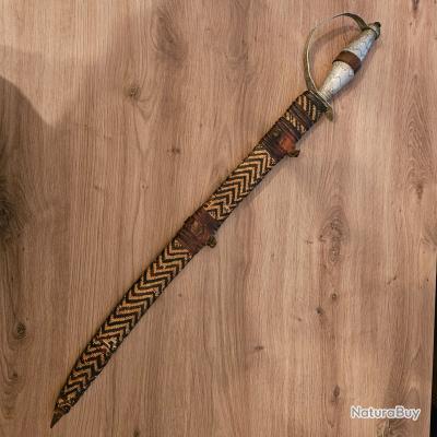 Sabre style asiatique avec son fourreau - Armes blanches du monde et ...