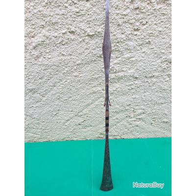 ANCIENNE SAGAIE AFRICAINE . SUPERBE TRAVAIL ARTISANAL . - Armes ...