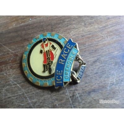 Insigne badge ICE RACE grenoble / 1985 béraudy 63 ambert - Broches et ...