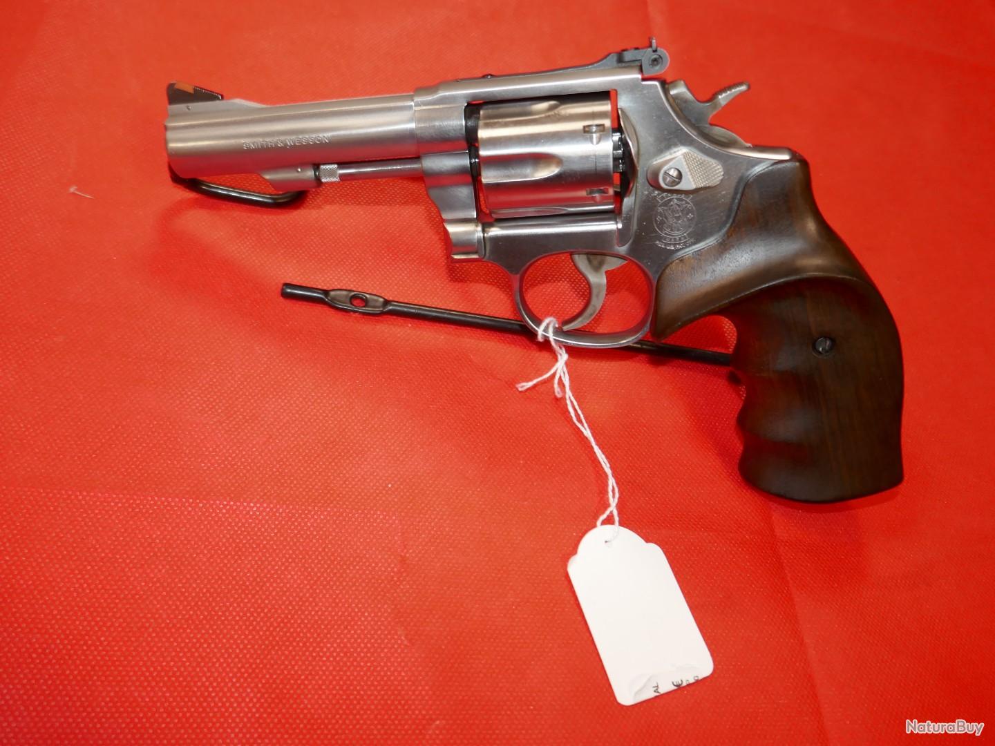 Revolver S&W 67-4 en 38 Spécial canon de 4" et poignée bois ergonomique ...