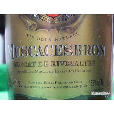 UNE BOUTEILLE DE MUSCAT DE RIVESALTE ANNEES 80 - Autres spiritueux ...