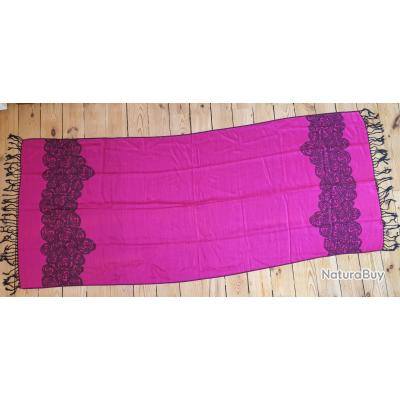 Echarpe douce 165 X 70 rose aux motifs de roses - Echarpes, Tours de ...