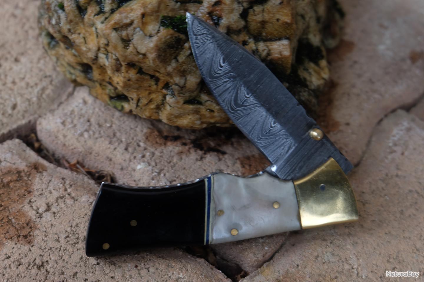 Beau Couteau Damas Lame Drop Point 128 Couches Manche Bélier & Résine ...