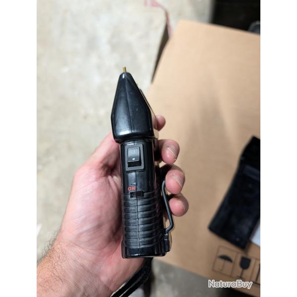 Taser / Shocker ESP Scorpion 200 2-en-1 - 200 000 V + gaz - état ...